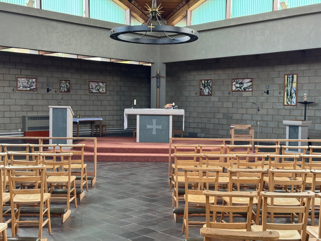 St Thomas More Church, Patcham, Brighton – Seeking God in prayer ...